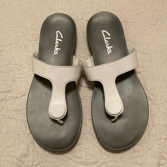 Clarks | Shoes | Saleclarks Thong Sandals Flipflops Slides Size 9 Color ...